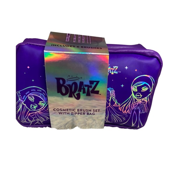 Bratz | Makeup | Bratz Cosmetic Bag With 6 Makeup Brushes | Poshmark